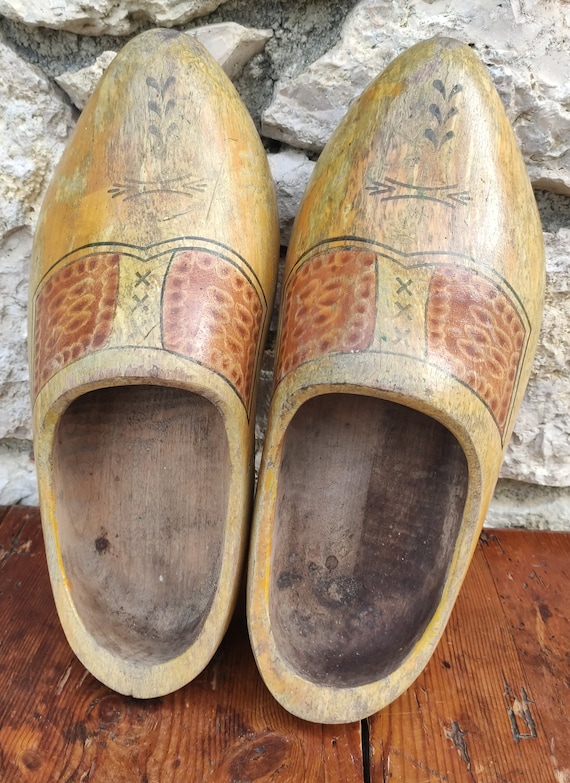 old large wooden clogs - Gem