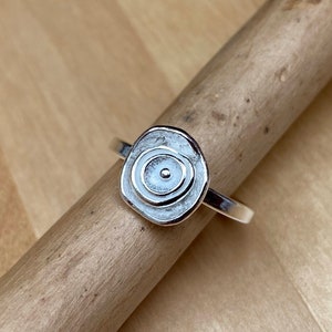 Contemporary Circle Flower Ring, Organic Shape Solid Sterling Silver ...
