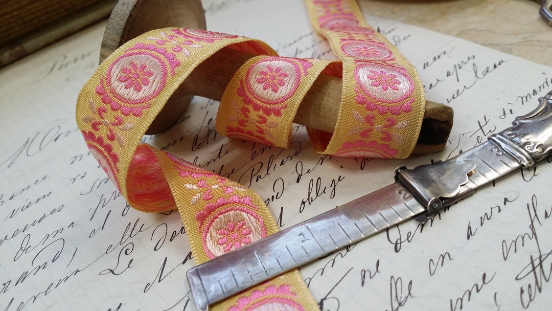 3/4" Vintage French Woven Ribbon Trim With Embroidered Medallions ...