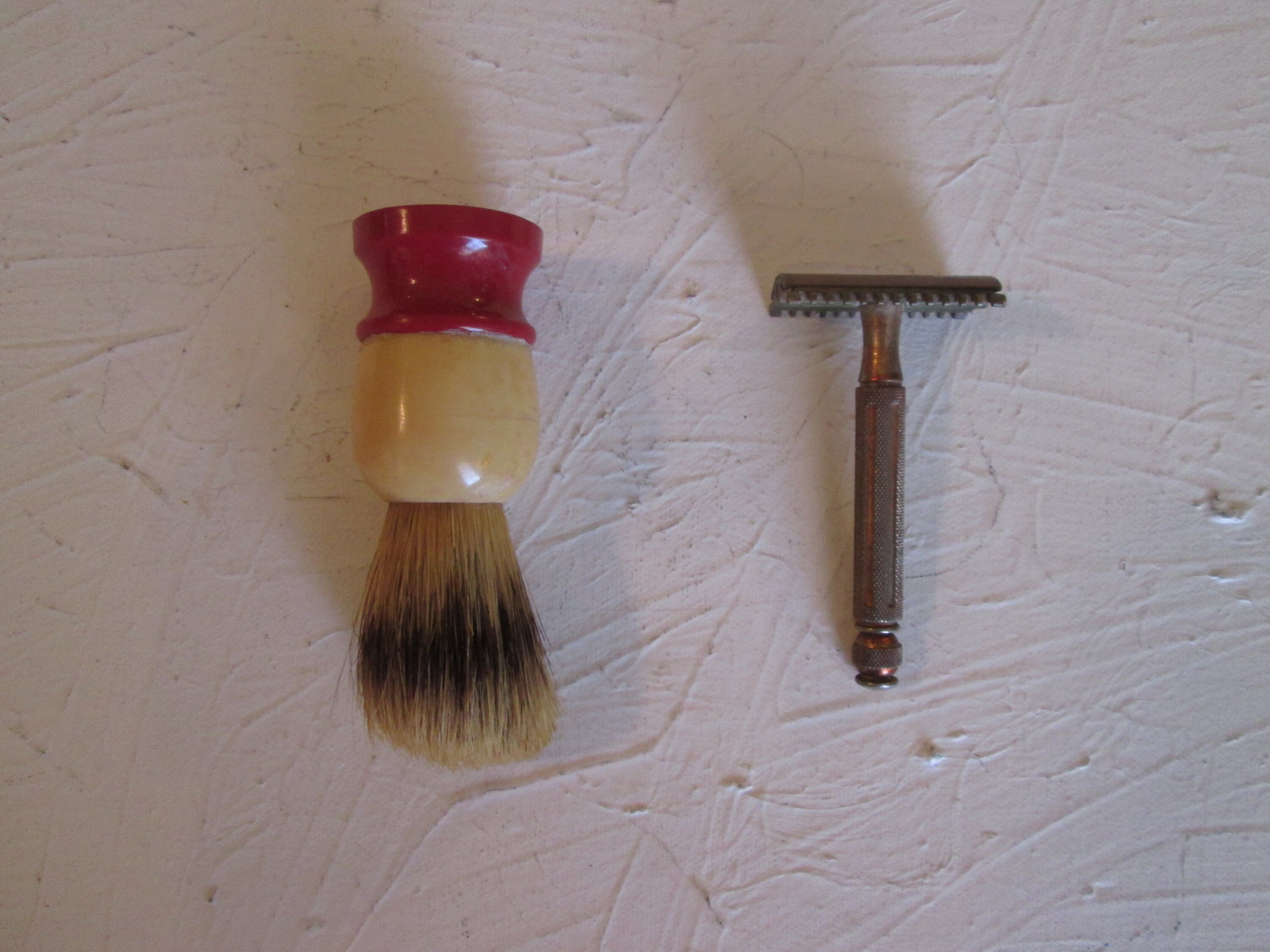 Vintage Shave Kit Gillette Gold Tone Razor & Ever-ready 100 Shaving ...