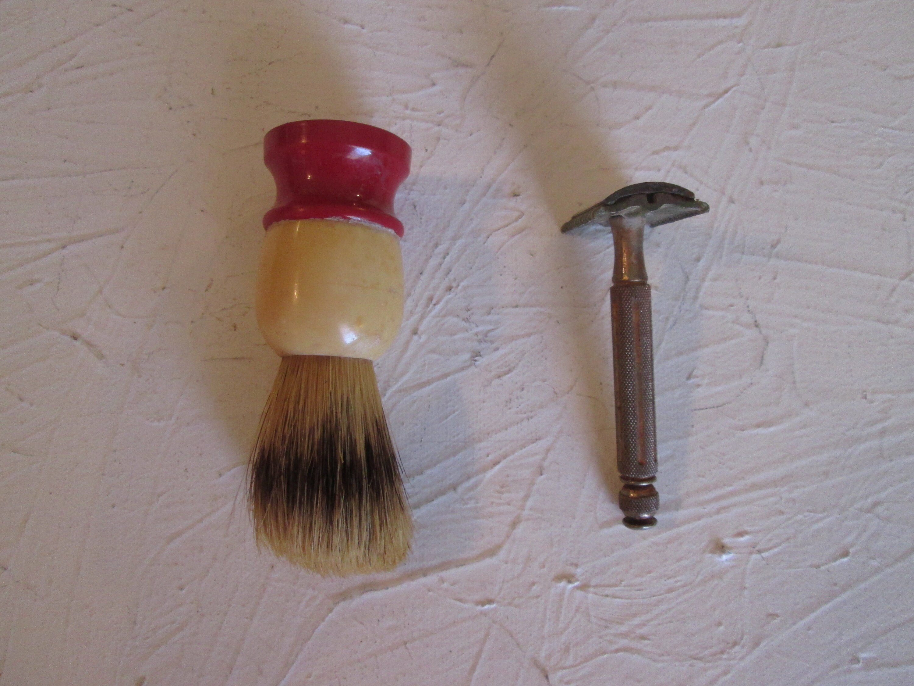 Vintage Shave Kit Gillette Gold Tone Razor & Ever-ready 100 Shaving ...