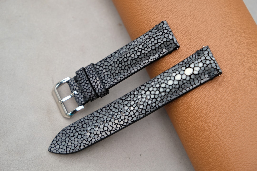 Stingray Watch Band 1 Pearl in the Center, Black Stingray Watch Band ...