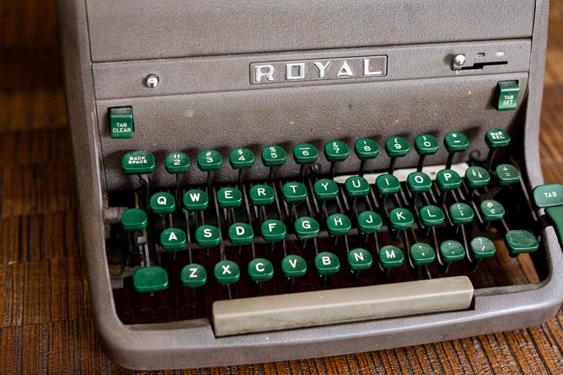 Vintage 1950s Royal Typewriter - for Decorative Use - Etsy