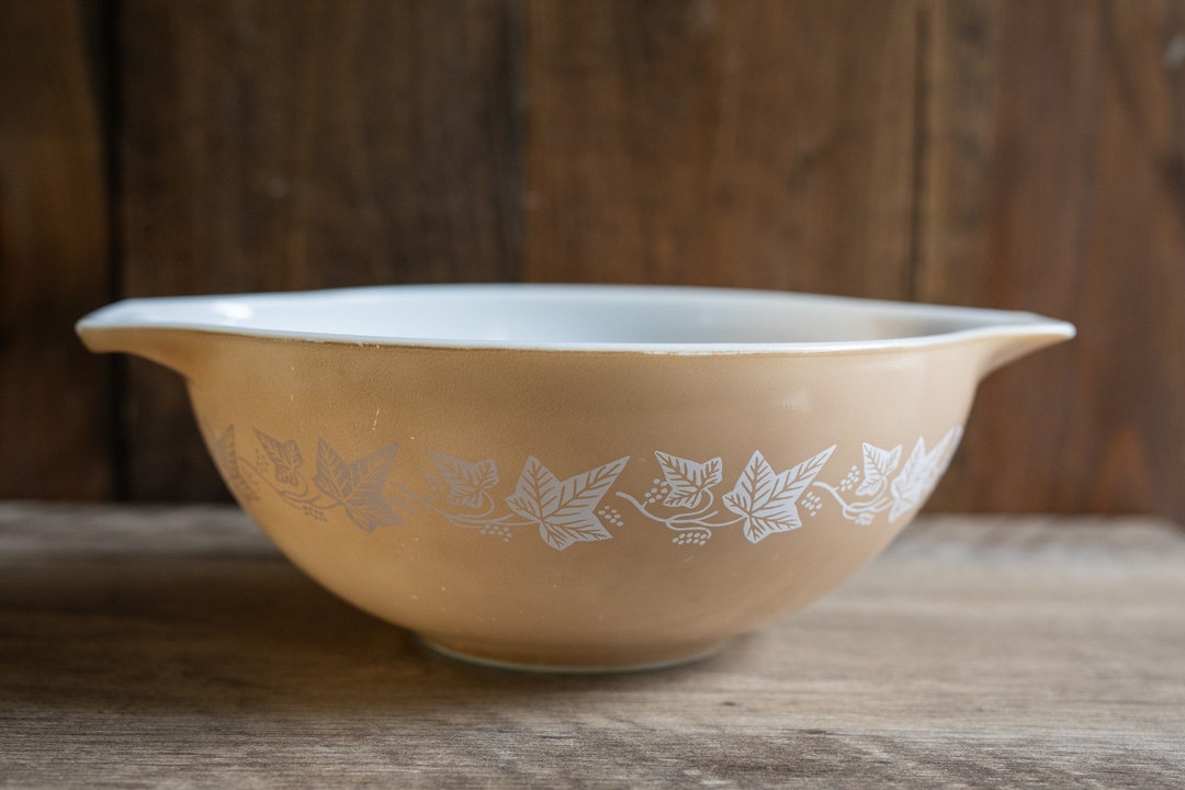 Vintage Pyrex 444 Sandalwood Pattern Cinderella Mixing Nesting Bowl - Etsy