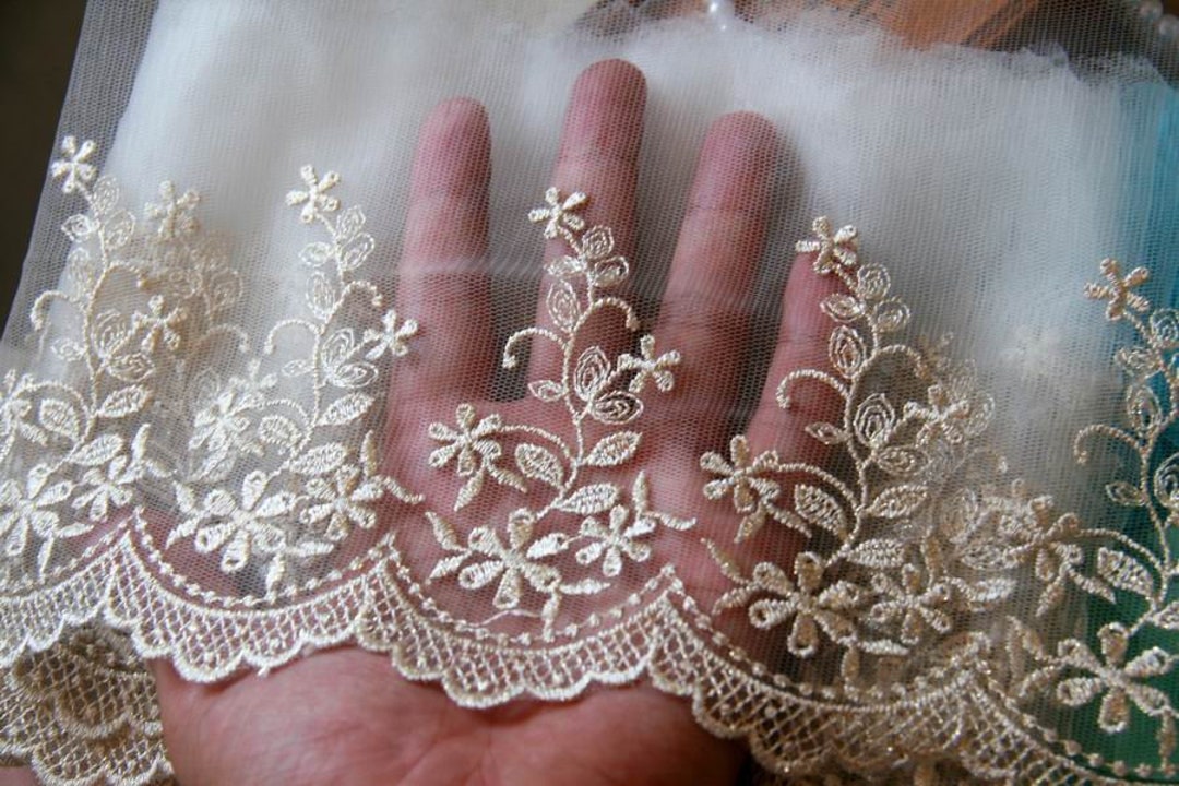 Floral Golden Threads Tulle Lace Embroidery Venise Lace Scalloped Lace ...