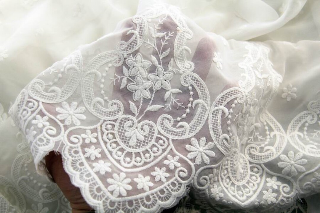 Off White Double Edged Lace Fabrics Embroidery Bridal Dress Fabrics ...