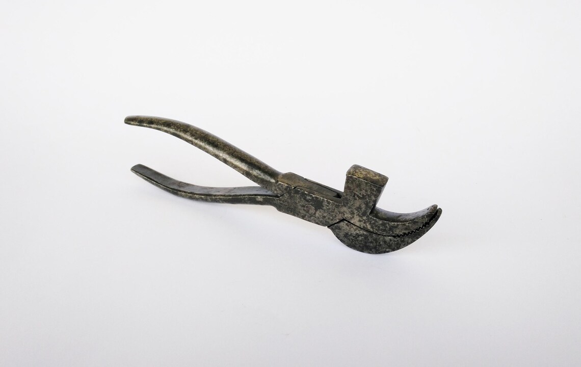 Antique Cobblers Shoemakers Iron Pliers Hammer Tool. Collectible - Etsy