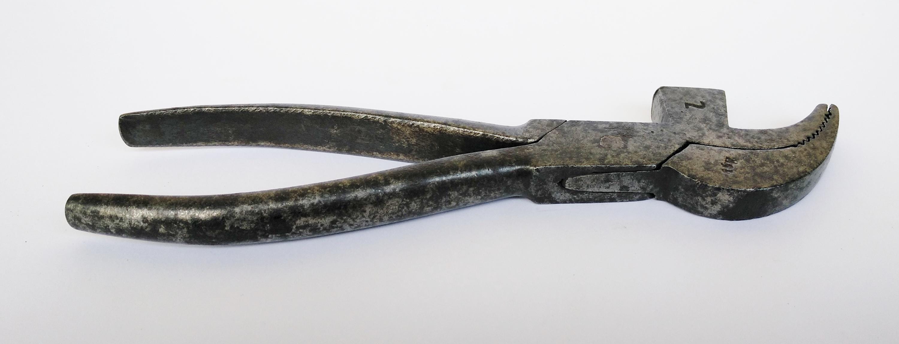 Antique Cobblers Shoemakers Iron Pliers Hammer Tool. Collectible - Etsy