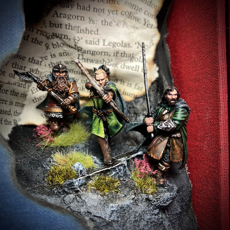 Lord of the Rings Aragorn, Legolas, and Gimli Book Nook - Etsy