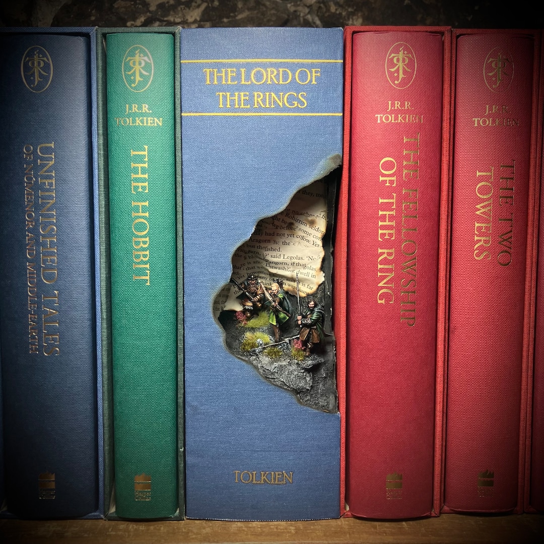 Lord of the Rings Aragorn, Legolas, and Gimli Book Nook - Etsy