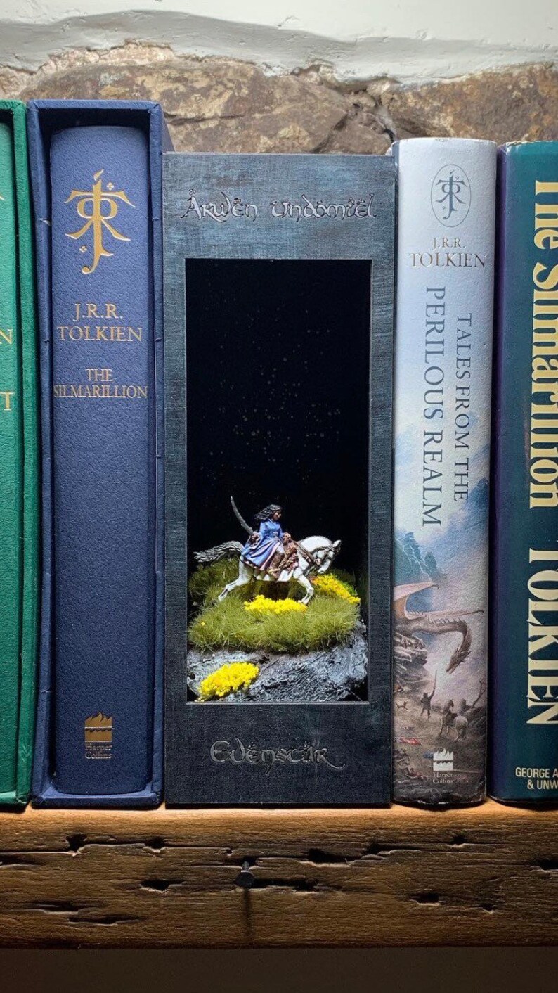 Custom Middle Earth Lord of the Rings Book Nook - Etsy