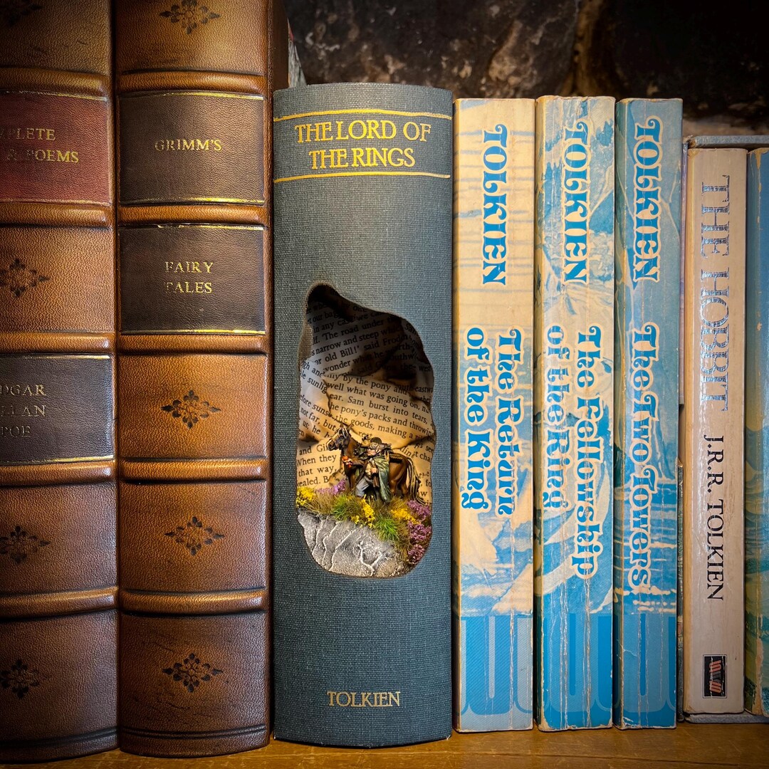 Lord of the Rings Sam and Bill Book Nook - Etsy