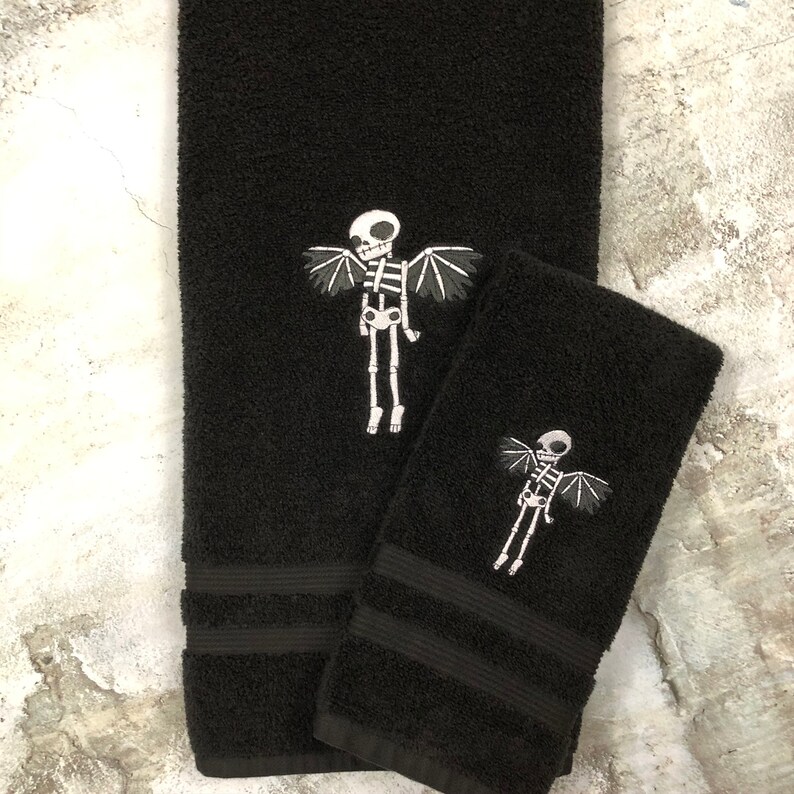 Skeleton Bath Towel Set gothic decor black decor skulls | Etsy