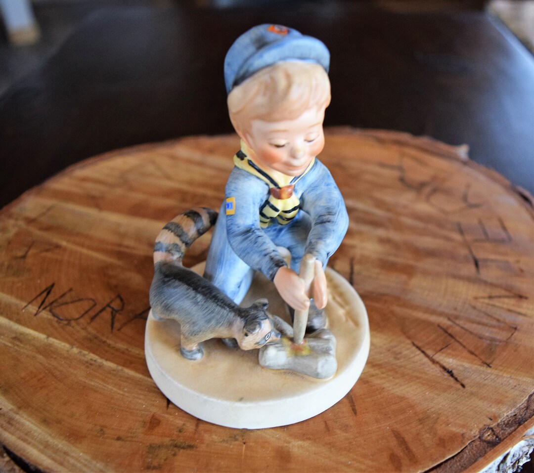 Vintage Goebel Boy Scout Figurine: Harry Holt "curiosity", 1978 - Etsy