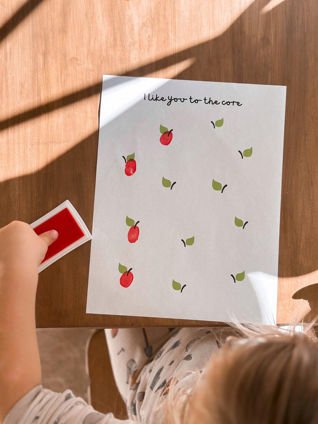 Apple Fingerprint Craft for Kids | Fall Toddler Handprint Art | Apple ...