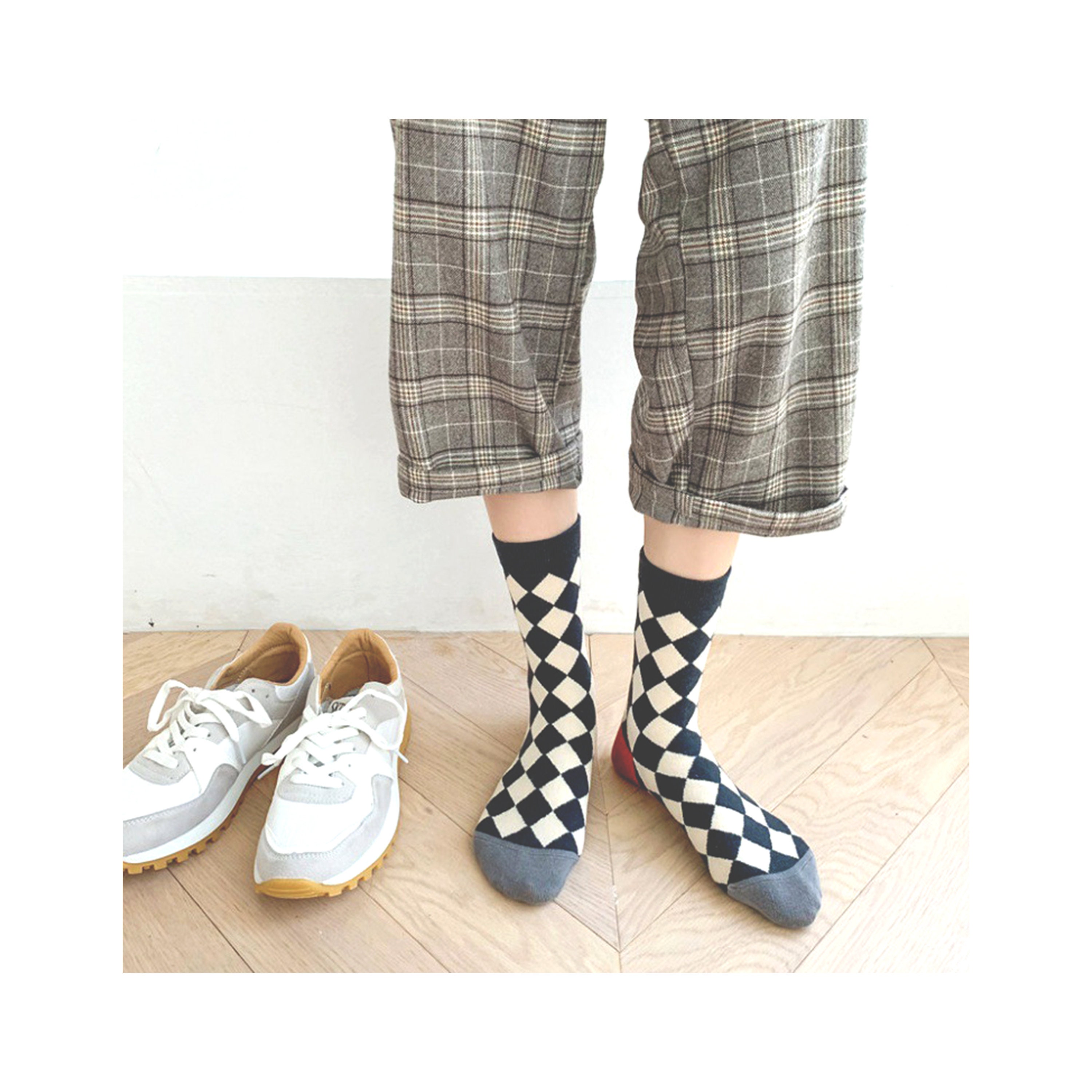 PLAYFUL RHOMBUS Harlequin Checkerboard Socks | Black White Cotton Crew ...