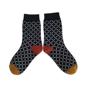 PLAYFUL RHOMBUS Harlequin Checkerboard Socks | Black White Cotton Crew ...