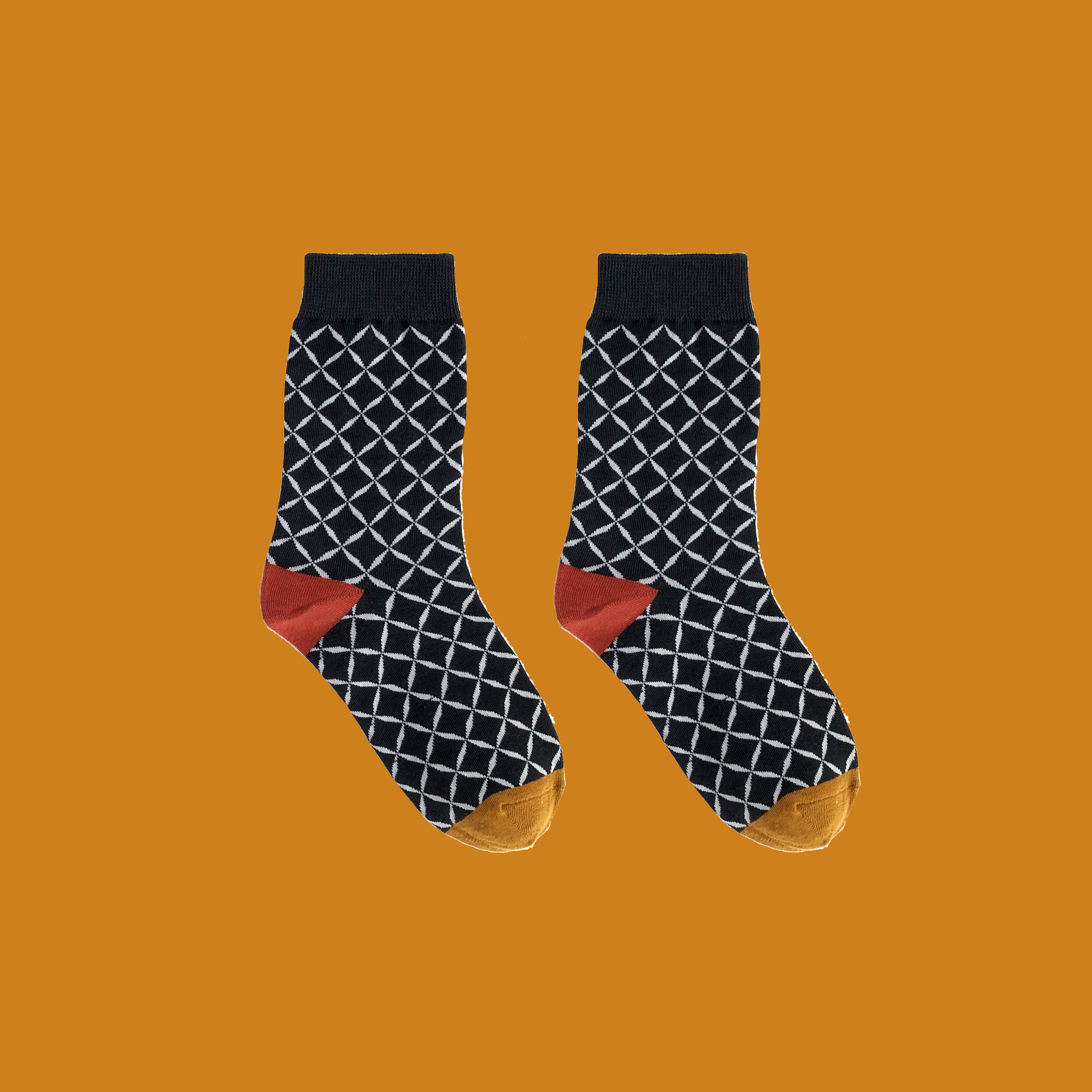 PLAYFUL RHOMBUS Harlequin Checkerboard Socks | Black White Cotton Crew ...