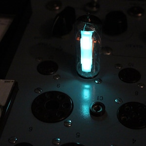 1x 6E3P = EM84 = 6FG6 = 6E2 Magic Eye Tube Level Indicator / NOS ...