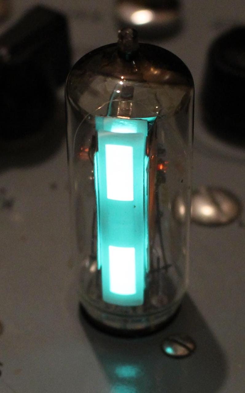 1x 6E3P = EM84 = 6FG6 = 6E2 Magic Eye Tube Level Indicator / NOS ...