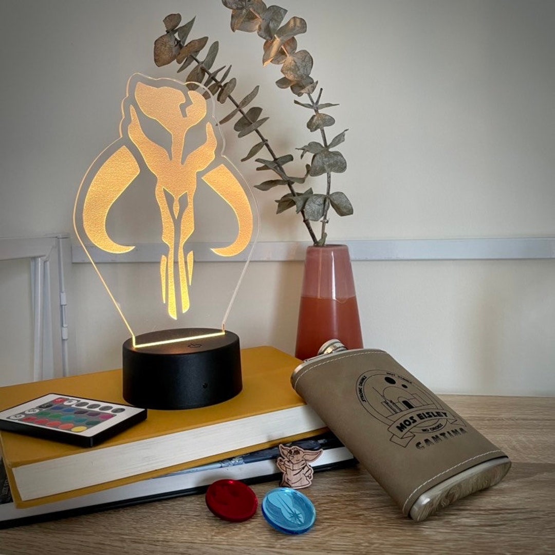 Star Wars Mandolorian Mythosaur Skull Color-changing LED Lamp With ...
