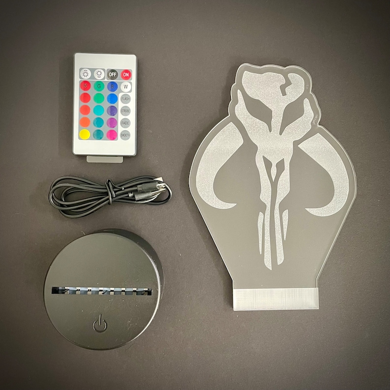 Star Wars Mandolorian Mythosaur Skull Color-changing LED Lamp With ...