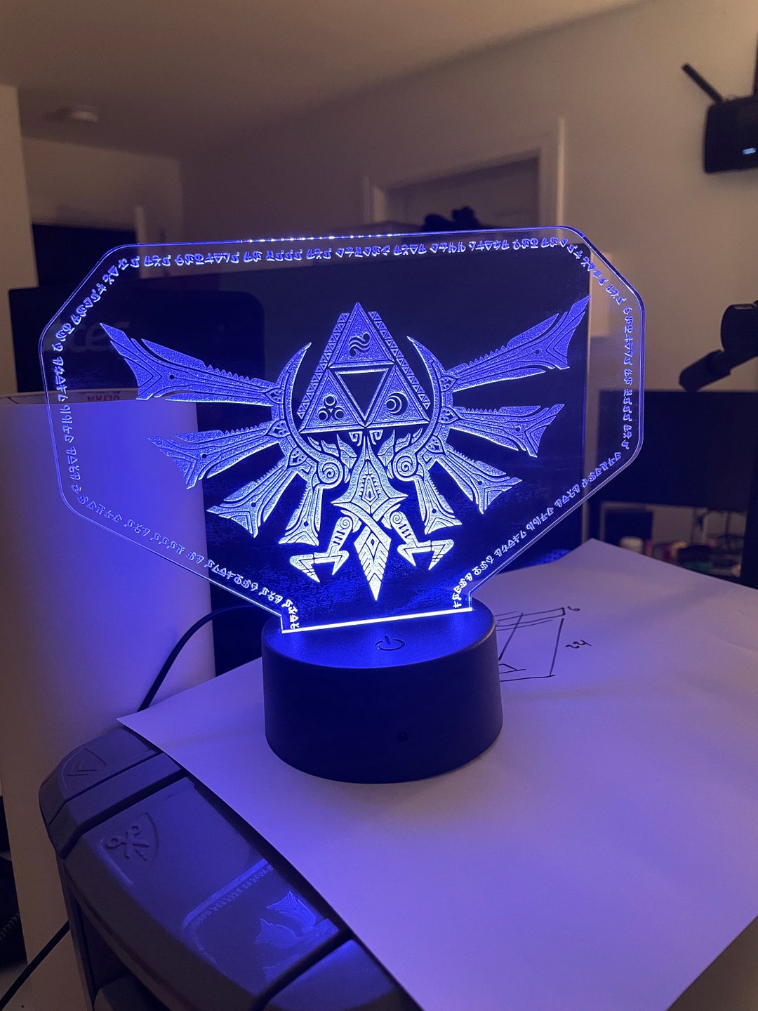 Legend of Zelda Hylian Triforce Wingcrest Color-changing LED Lamp - Etsy