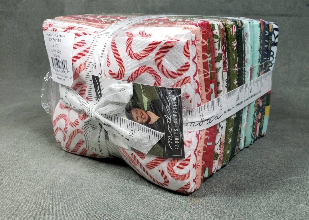 TO BE JOLLY 32 Fat Quarter Bundle One Canoe Two - Christmas Fabric ...