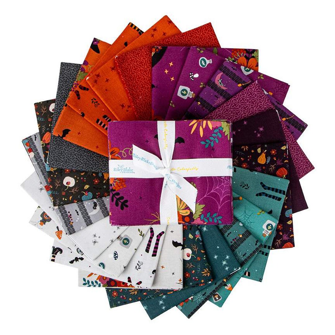 LITTLE WITCH 22 Fat Quarter Hand Cut Bundle Halloween Jennifer Long Sew ...