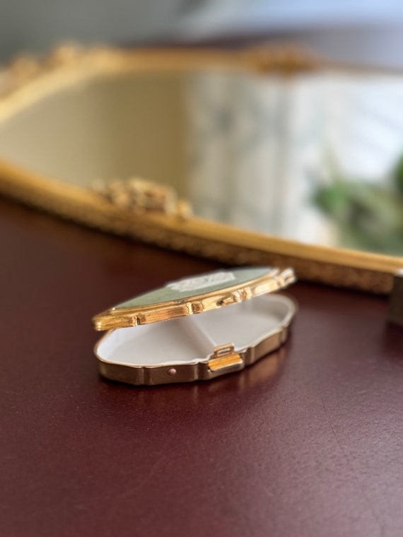 Vintage Stratton Two Compartment Pill Box with Green … - Gem