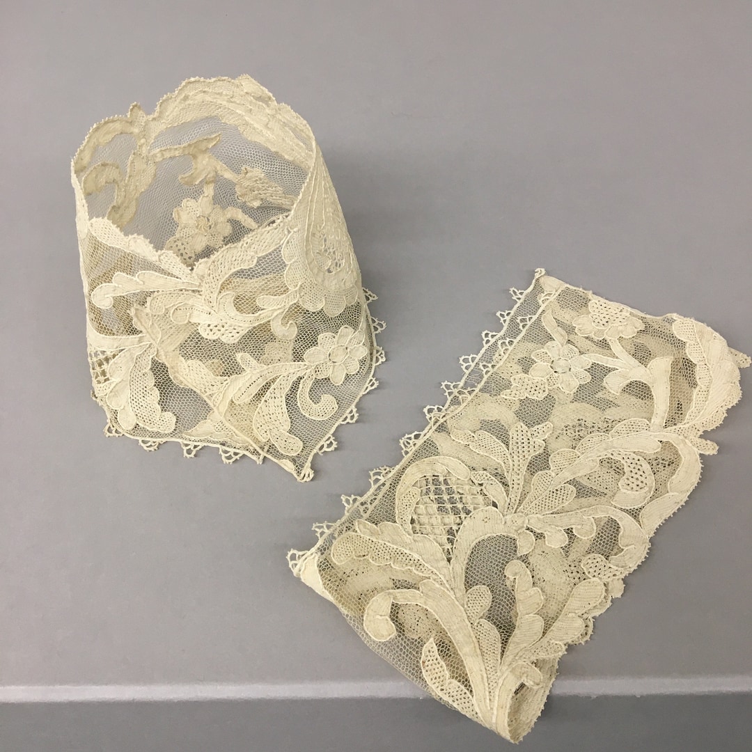 1800s Antique Point De Gaze Lace Cuffs on Netting. Linen Cotton Lace in ...