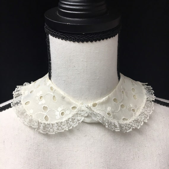 Eyelet collar store