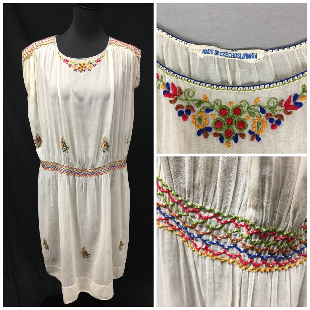 1920s XS Hand Embroidered and Smocked Dress Made in Czechoslovakia, 44 ...