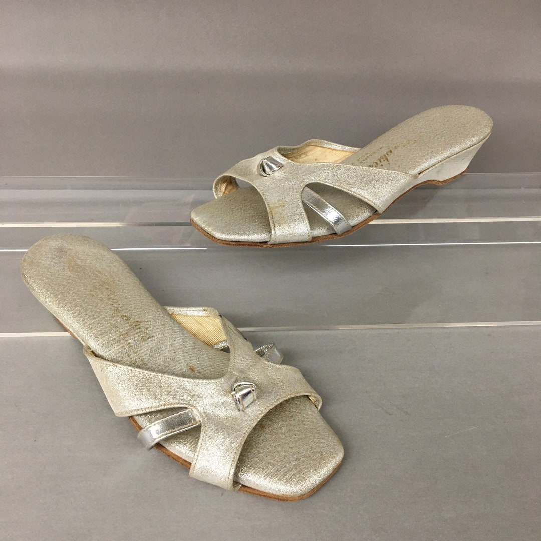 1970s 5.5 Silver Lurex Vintage Slide Slipper Sandals by Oomphies, 1.5 ...