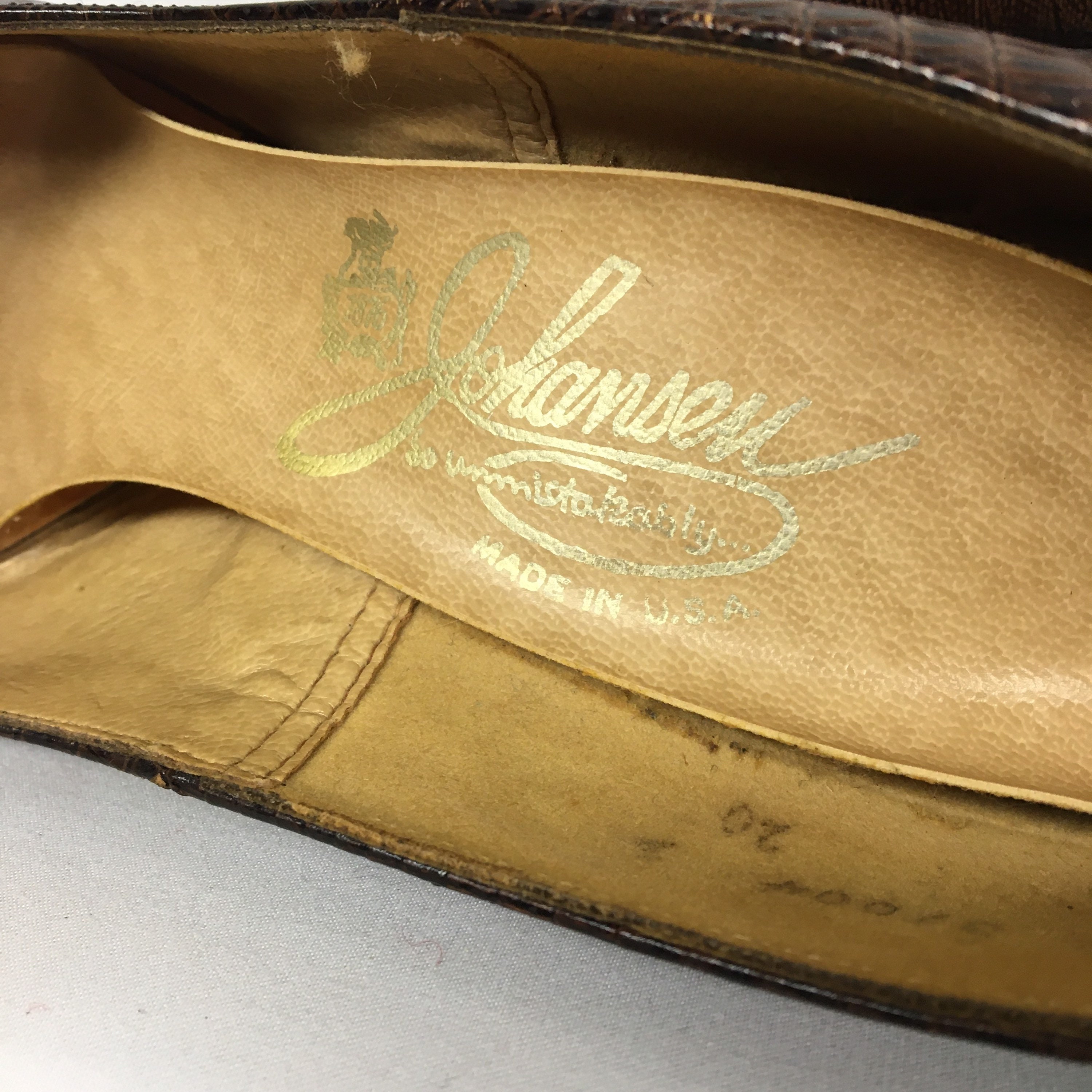1980s 7 1/2 Brown Lizard Embossed Leather High Heel Pumps by Johansen ...