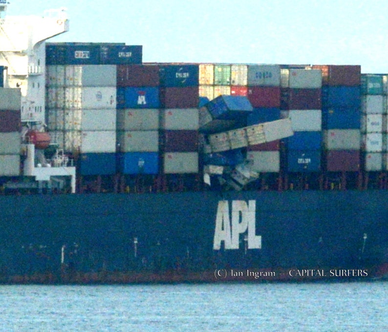 Container Ship APL ENGLAND With Untidy Load Escorted Into Port Brisbane ...
