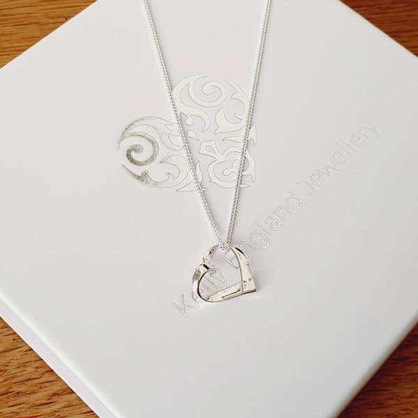 Floating Heart - Etsy