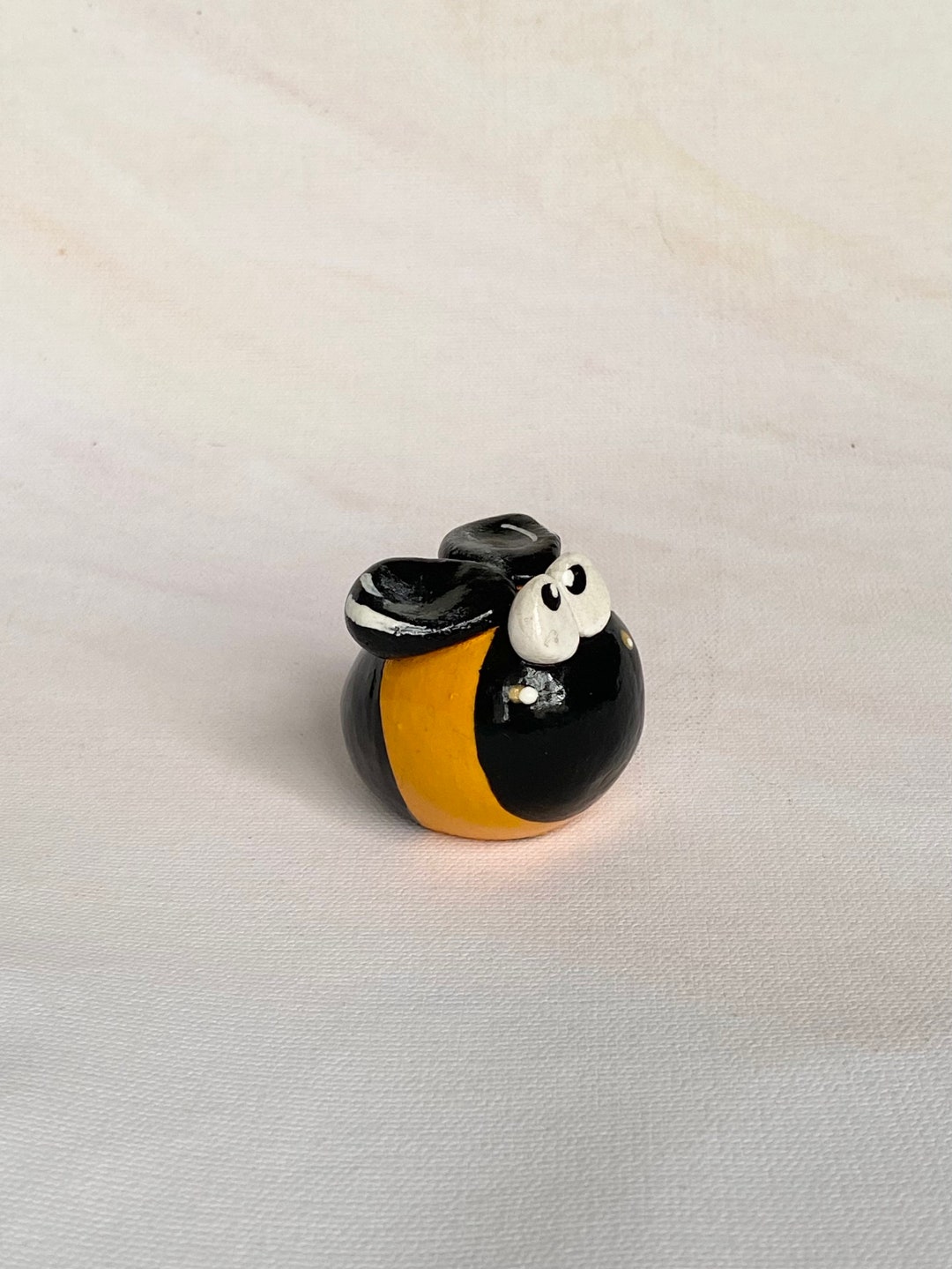 Bee Figurine, Honeybee Sculpture, Animals Farmhouse Decor - Etsy