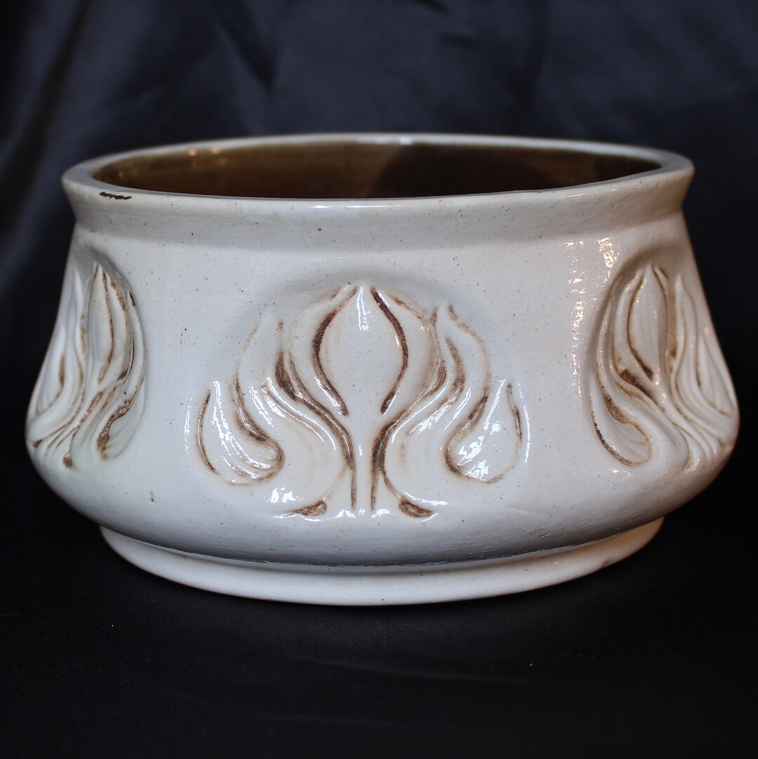 Bretby Art Pottery 8" Cream Glazed Ceramic Crocus Bowl/planter, C.1910 ...