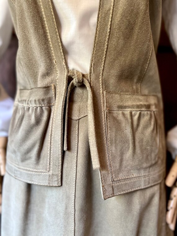 1970s Two Piece Suede Beige Vest and Skirt Set Size S… - Gem