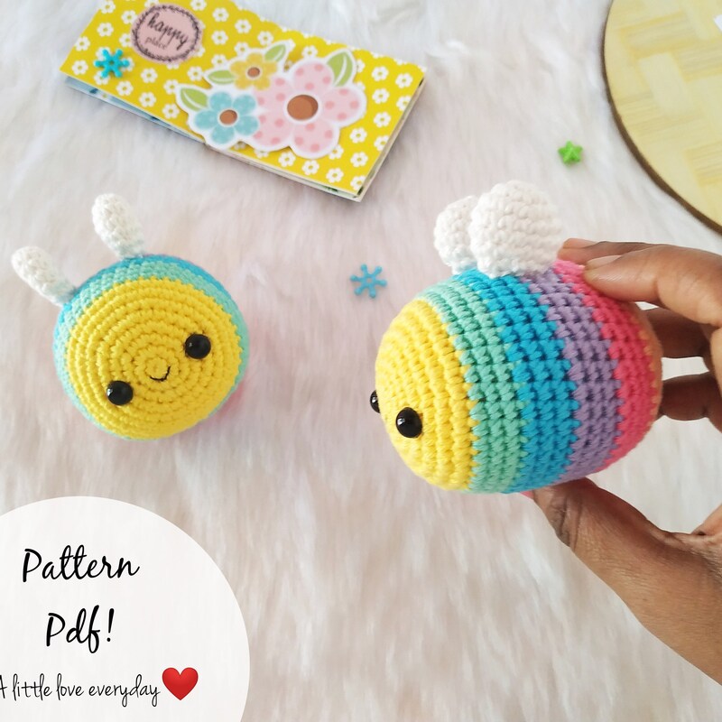 Graduation Bee Crochet Pattern - Etsy