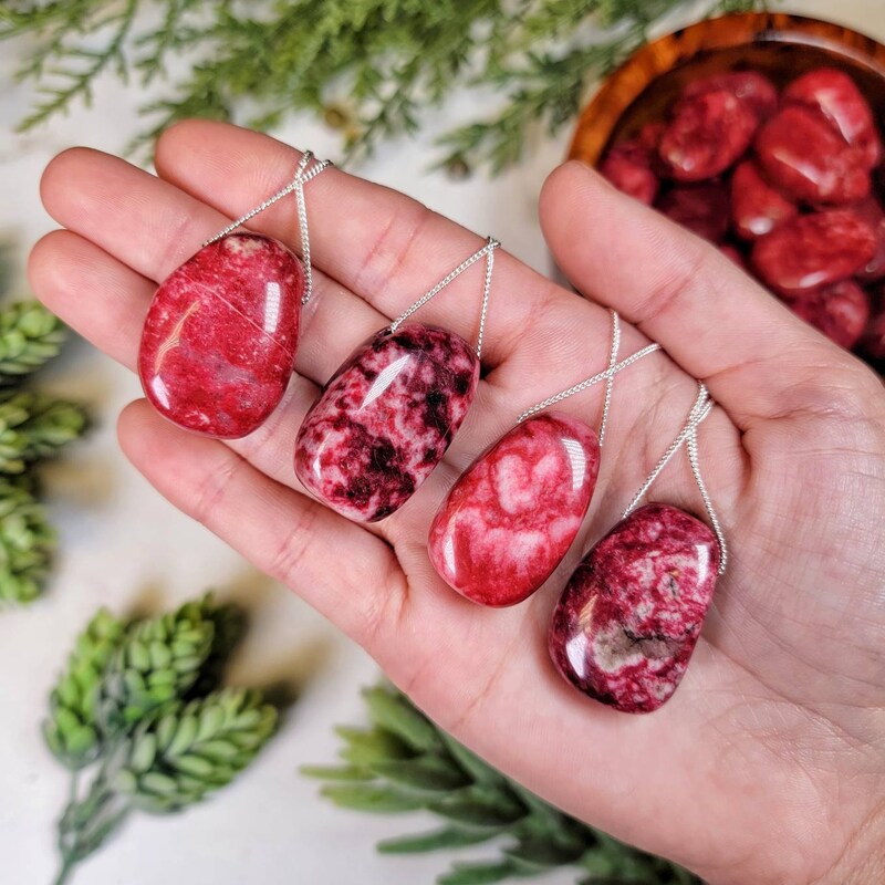 Thulite - Etsy