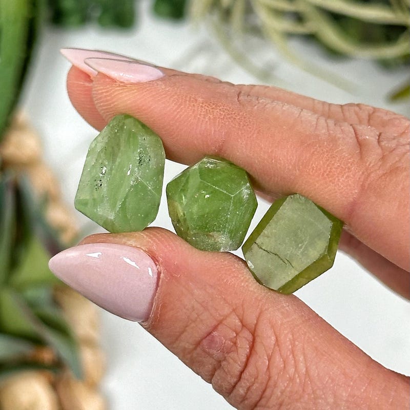 Large Peridot Specimens - Etsy