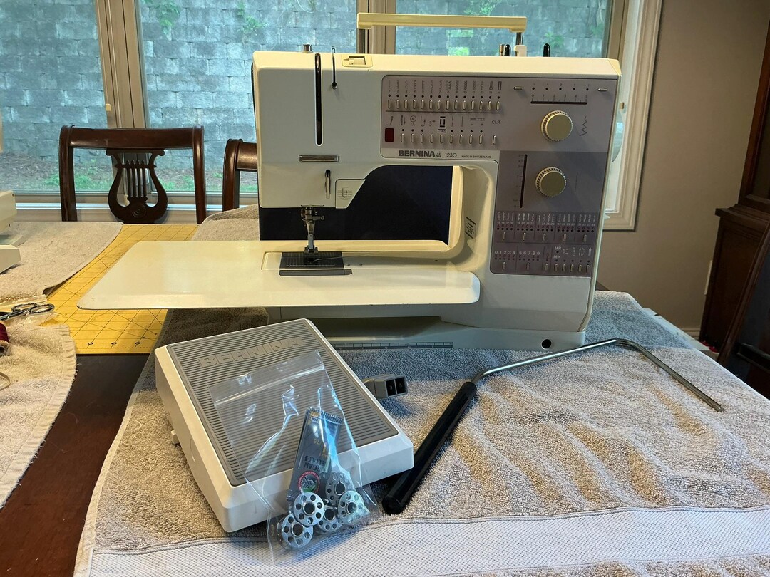Bernina 1230 Inspiration Sewing Machine Good Condition! Works Perfectly ...
