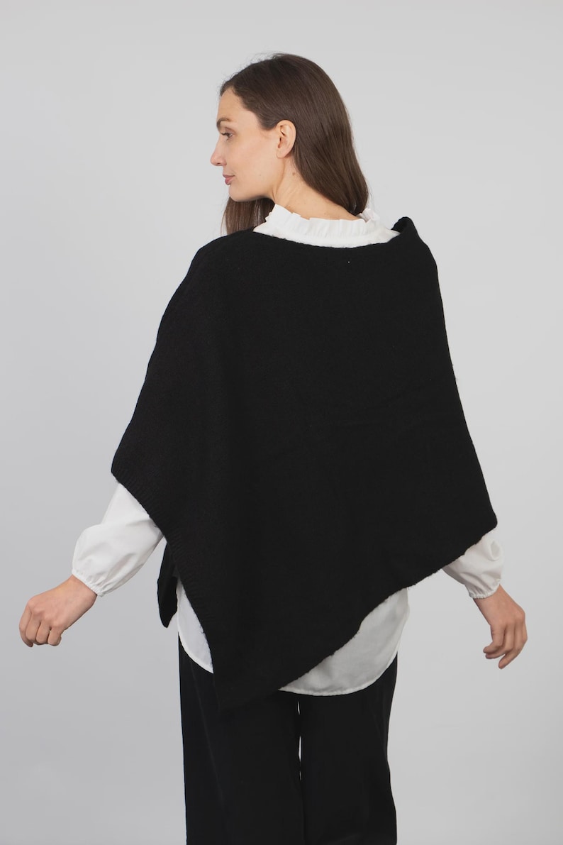 Womens Poncho Cape, Loose Fitting Knitted Poncho, Versatile One Size ...