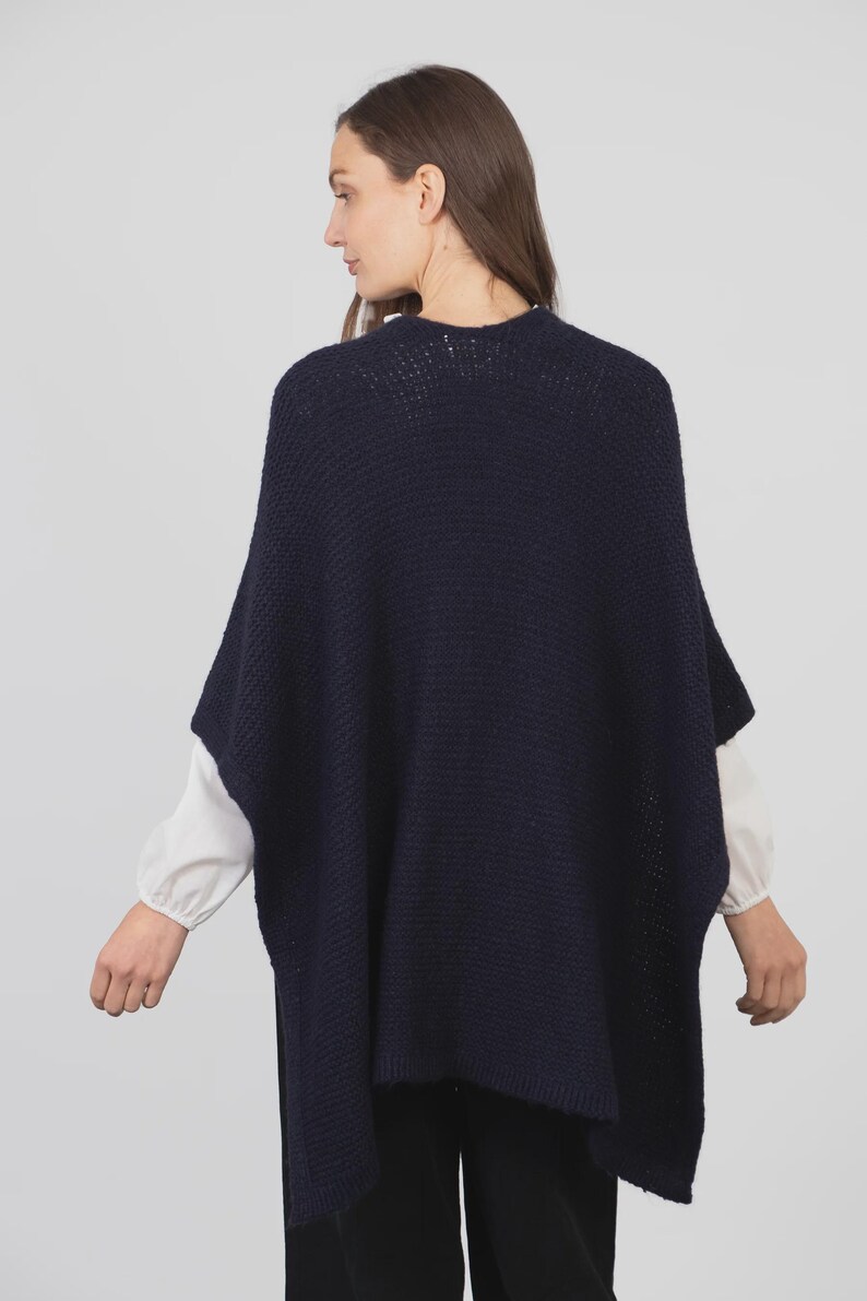 Womens Poncho Cape, Loose Fitting Knitted Poncho, Versatile One Size ...