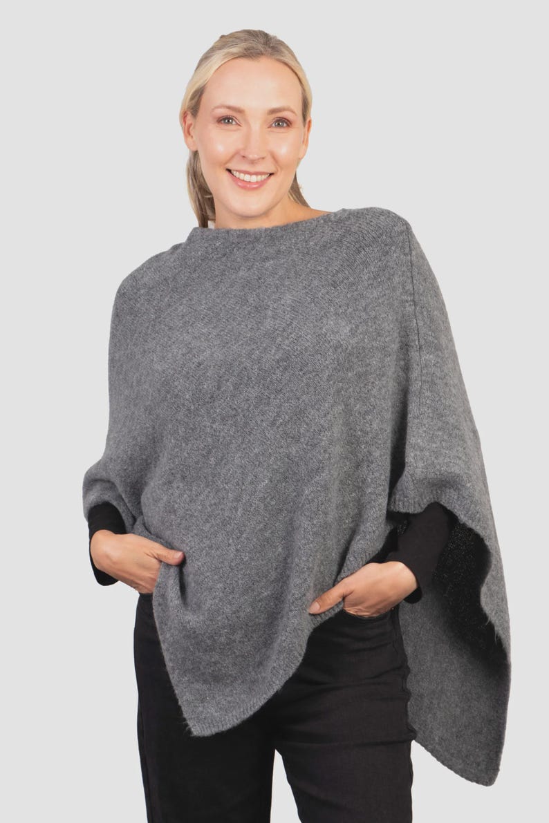 Womens Poncho Cape, Loose Fitting Knitted Poncho, Versatile One Size ...