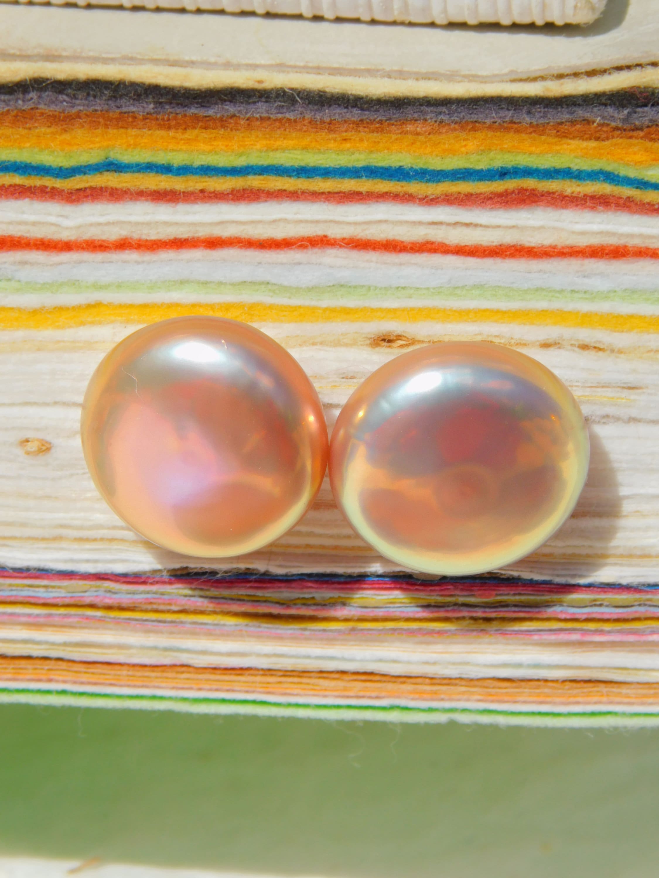 13.8mm Metallic Peach Coin Pearl Stud Earrings | Solid 18K Gold | AAA ...