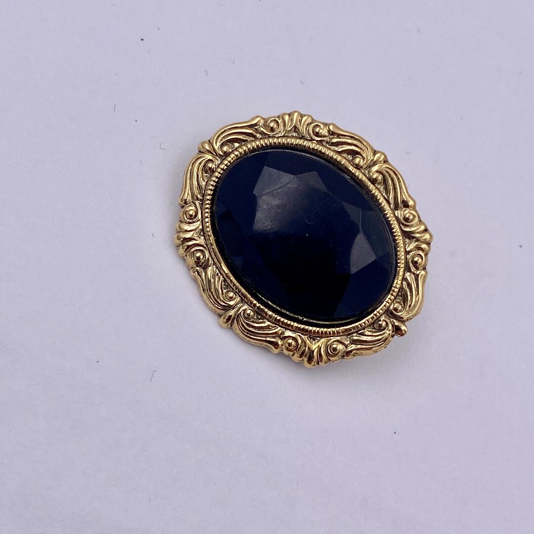 1928 Victorian Style Black Jewel Oval Brooch, Vintage 1928 Unsigned ...