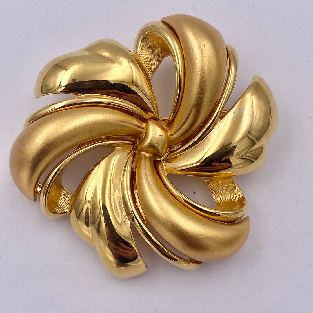 MONET Matte Shiny Ribbon Loop Brooch Vintage Gold Tone 2 - Etsy